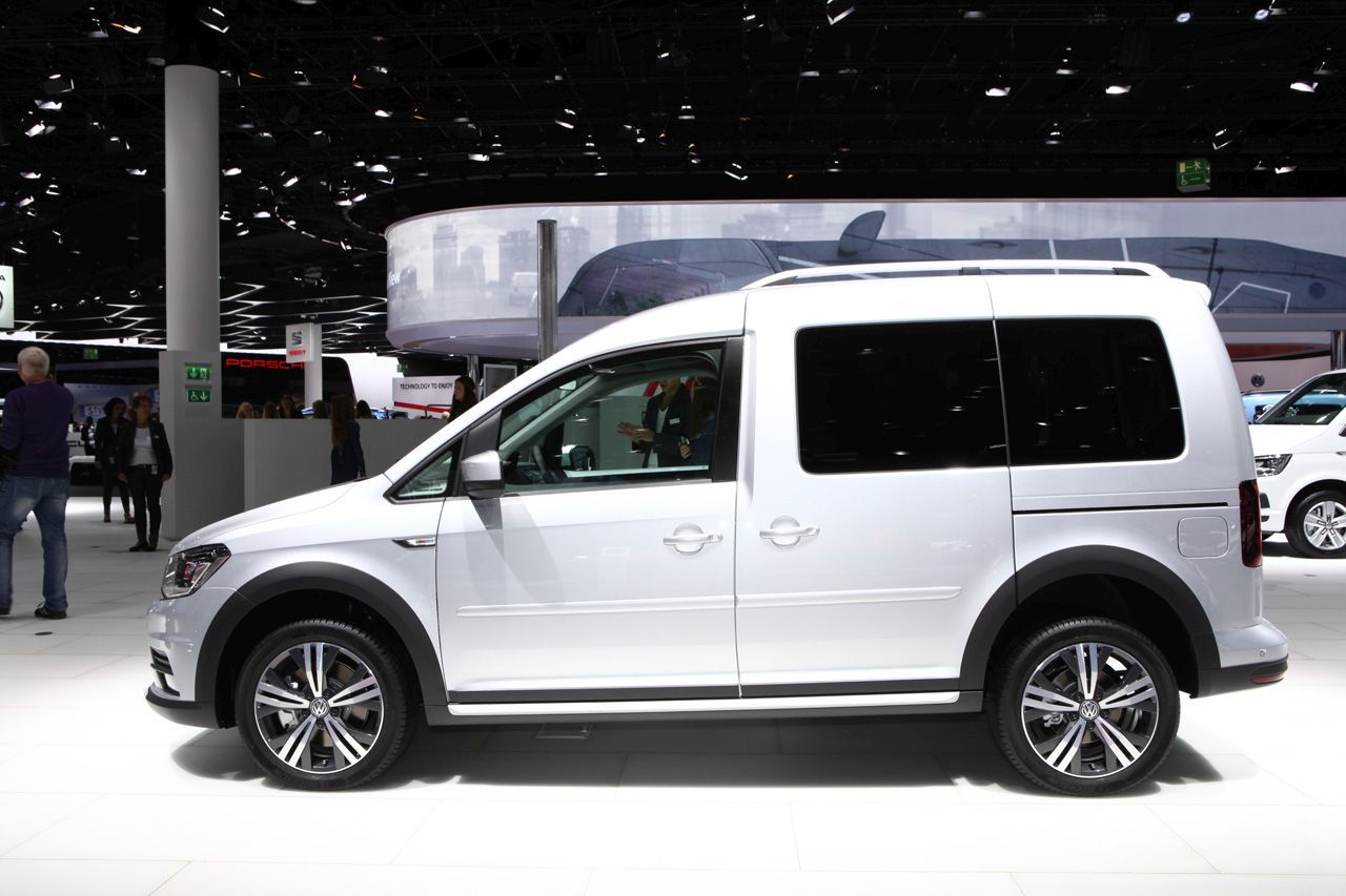 Volkswagen Caddy Alltrack 2015 : le Caddy au look de baroudeur - Photo ...