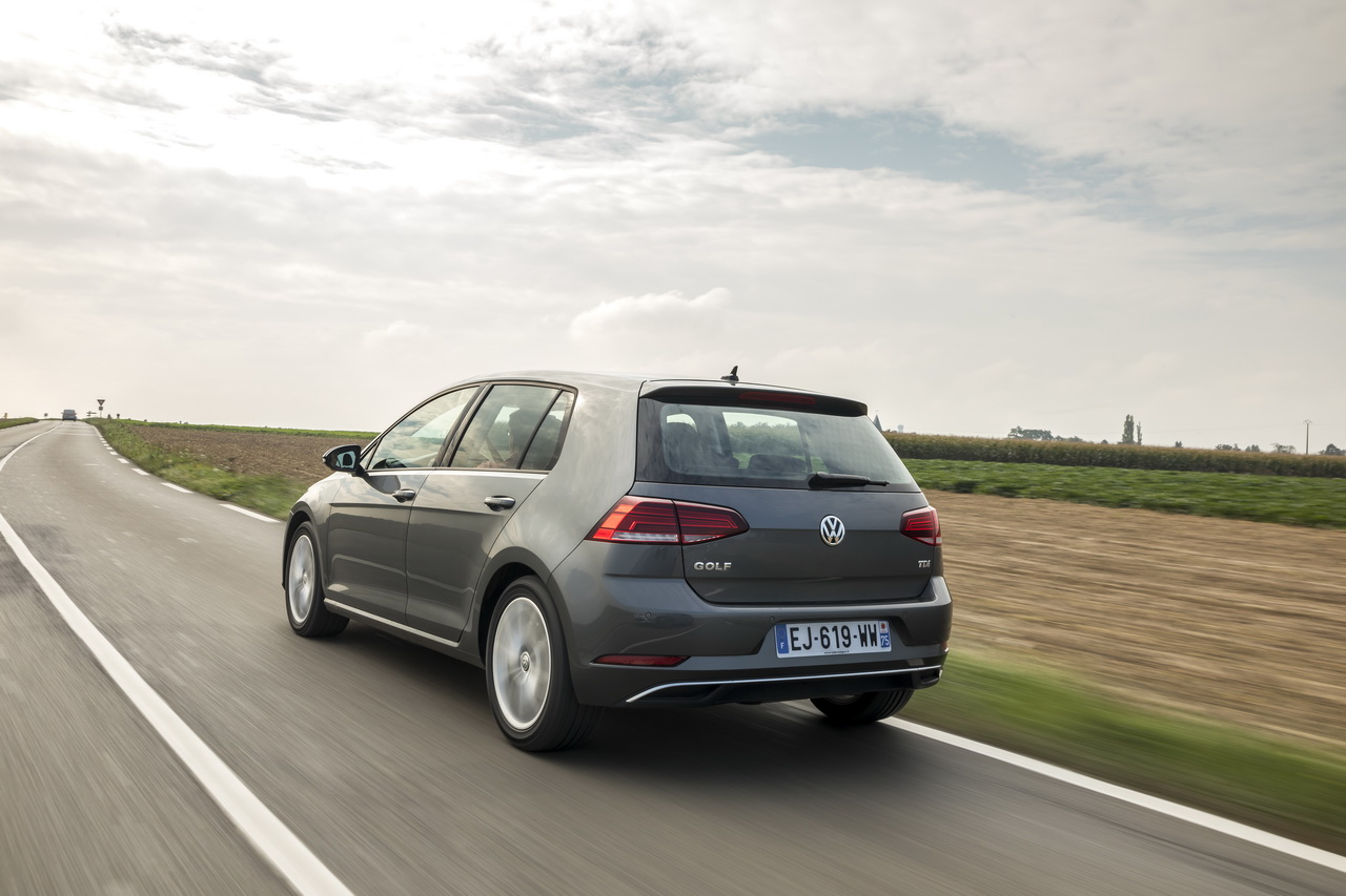 Diaporama et photos - Renault Clio : première devant la Volkswagen Golf ...