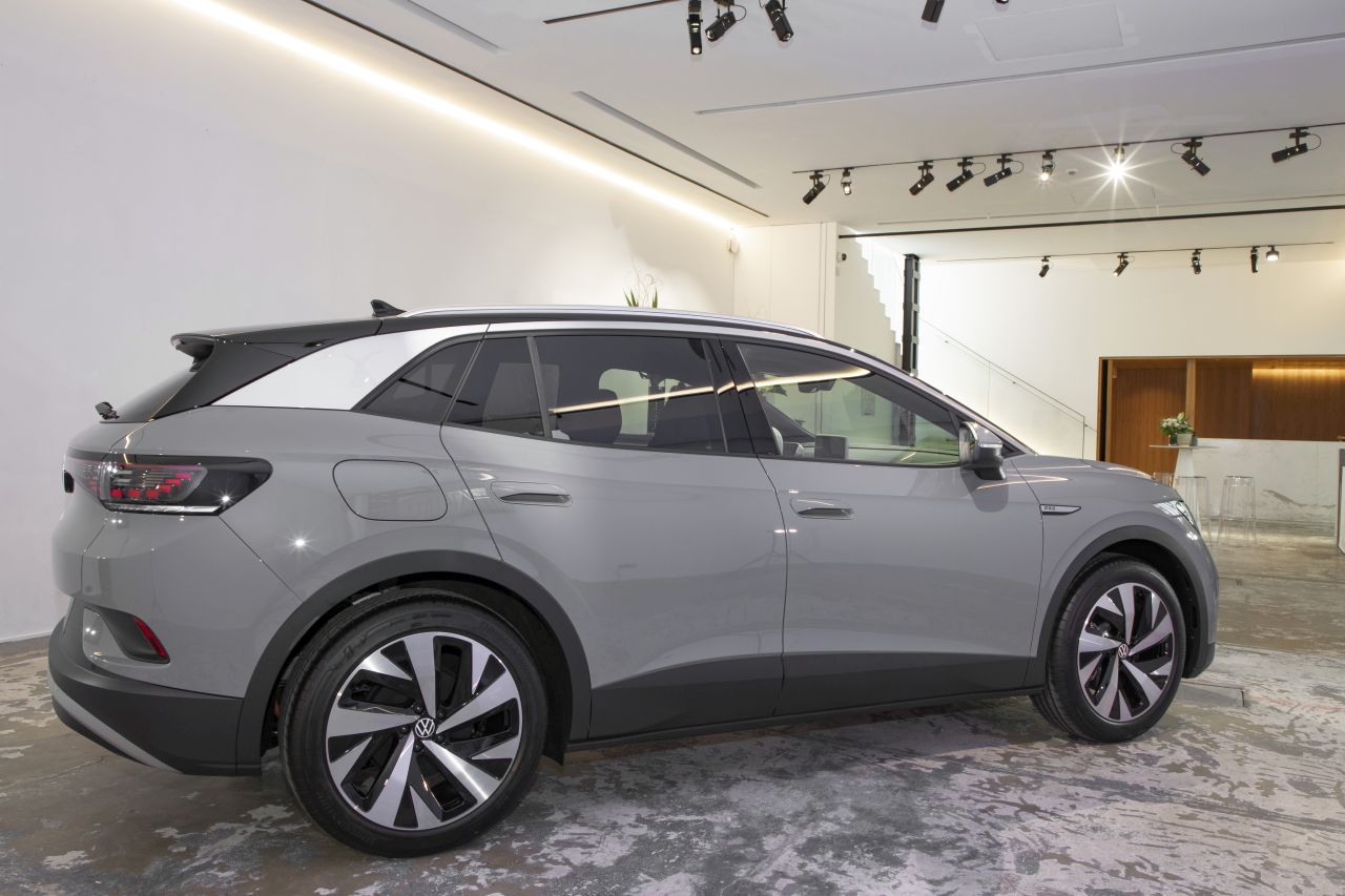 Photo 2 - volkswagen id4 2021 empattement break sureleve - Volkswagen ...