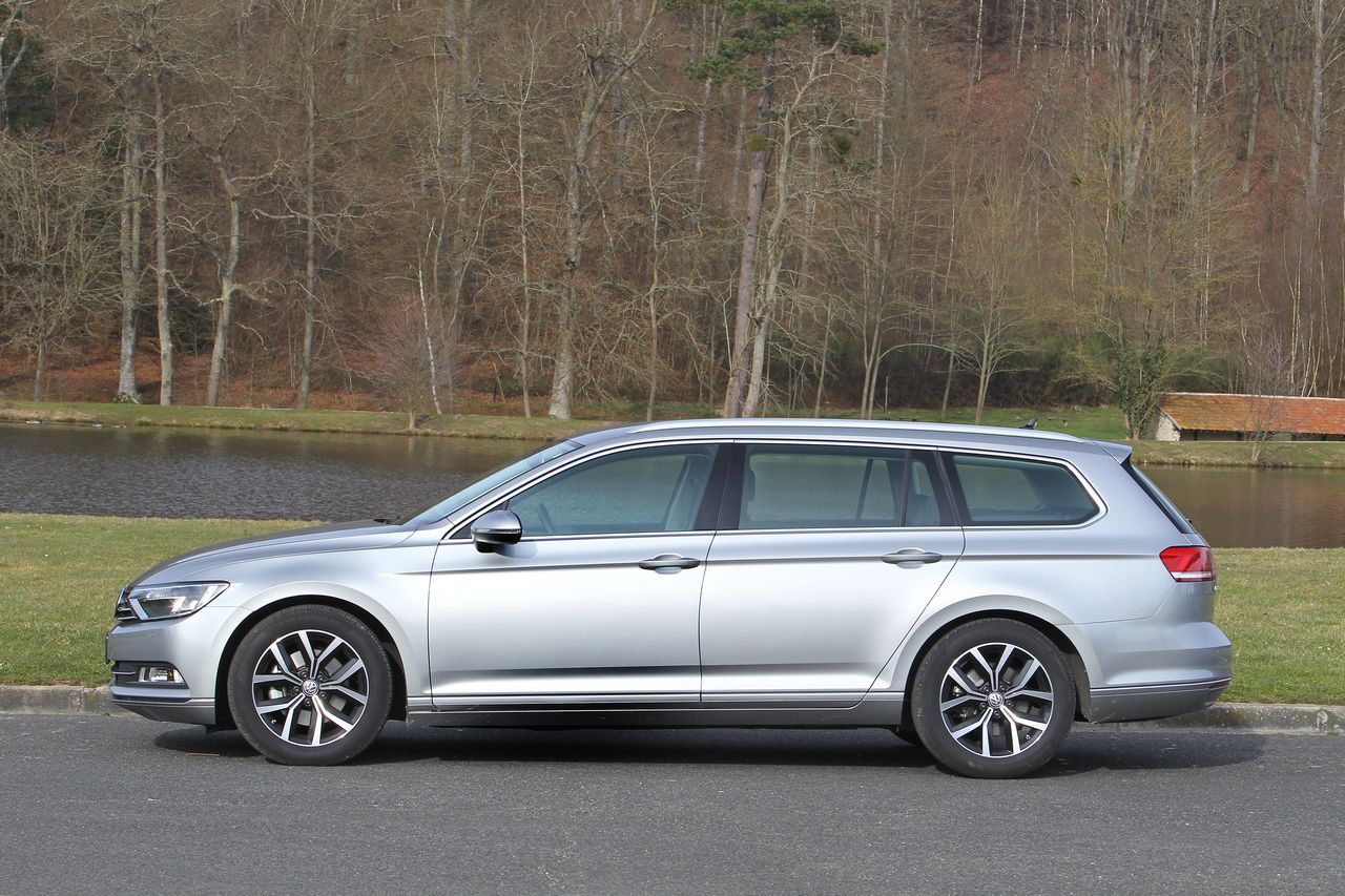 Photo 24 - Test Volkswagen Passat SW TDI 150 : le break de l'année 2015 ...