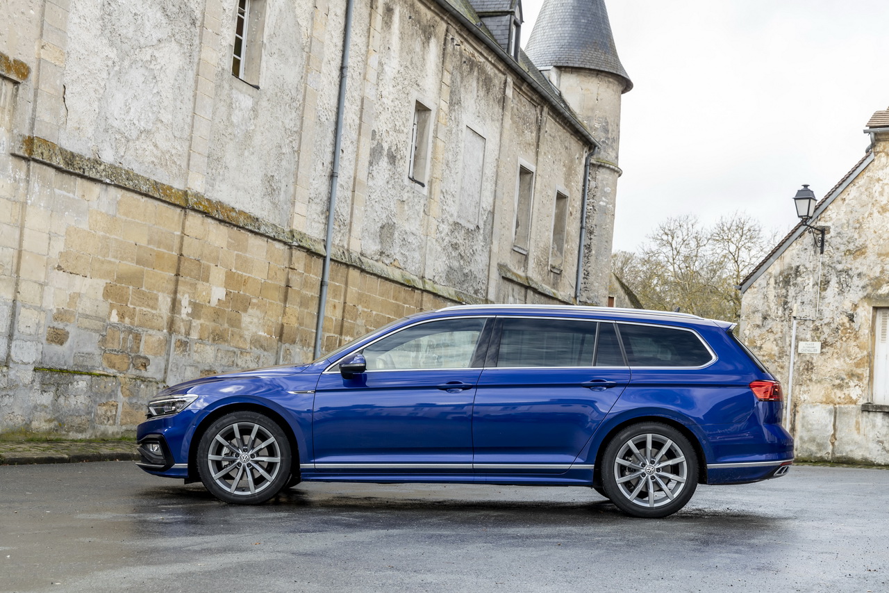 Photo 16 - longueur passat 8 - VW Passat SW TDI 150 Evo : break sans ...