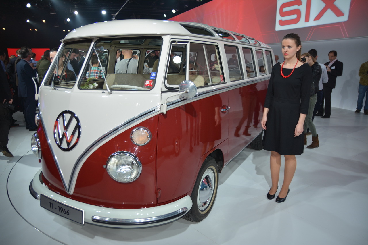 Photo 9 - Volkswagen T1 rouge et blanc - Volkswagen Multivan Generation ...