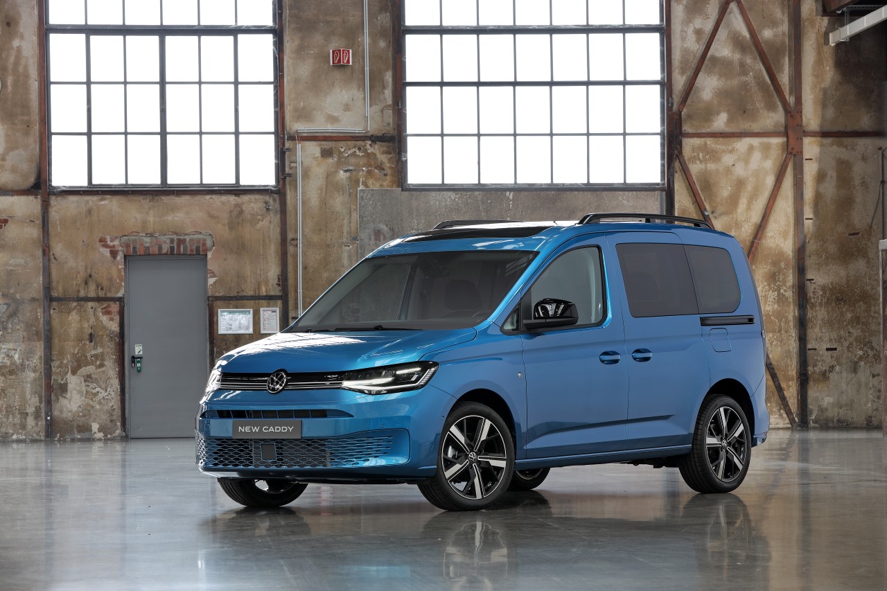 Volkswagen Multivan (2021). L'utilitaire hybride rechargeable arrive ...