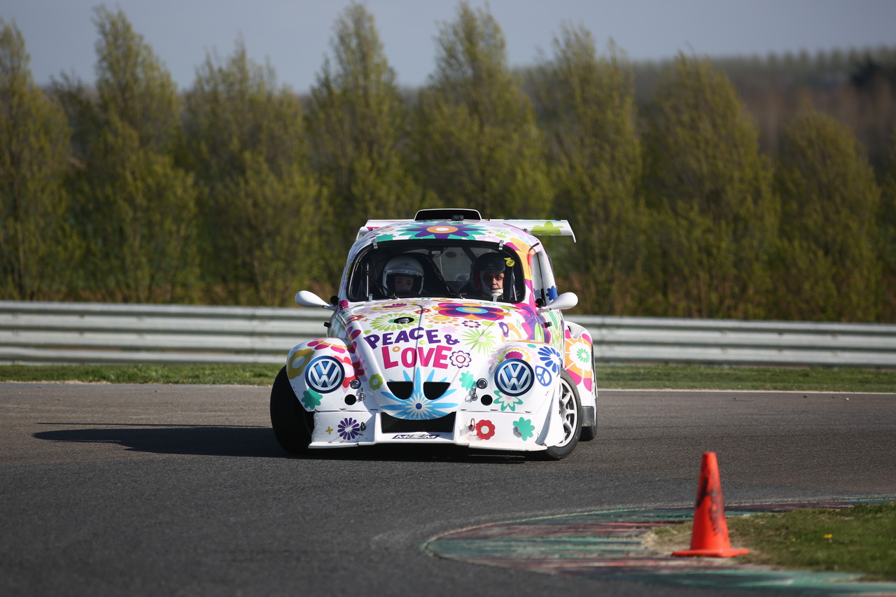 Diaporama et photos - Essai VW Fun Cup 2017 : une Coccinelle avec des ...