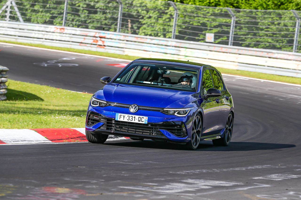 Photo 3 - essai Golf R circuit - Essai extrême : la Volkswagen Golf 8 R ...