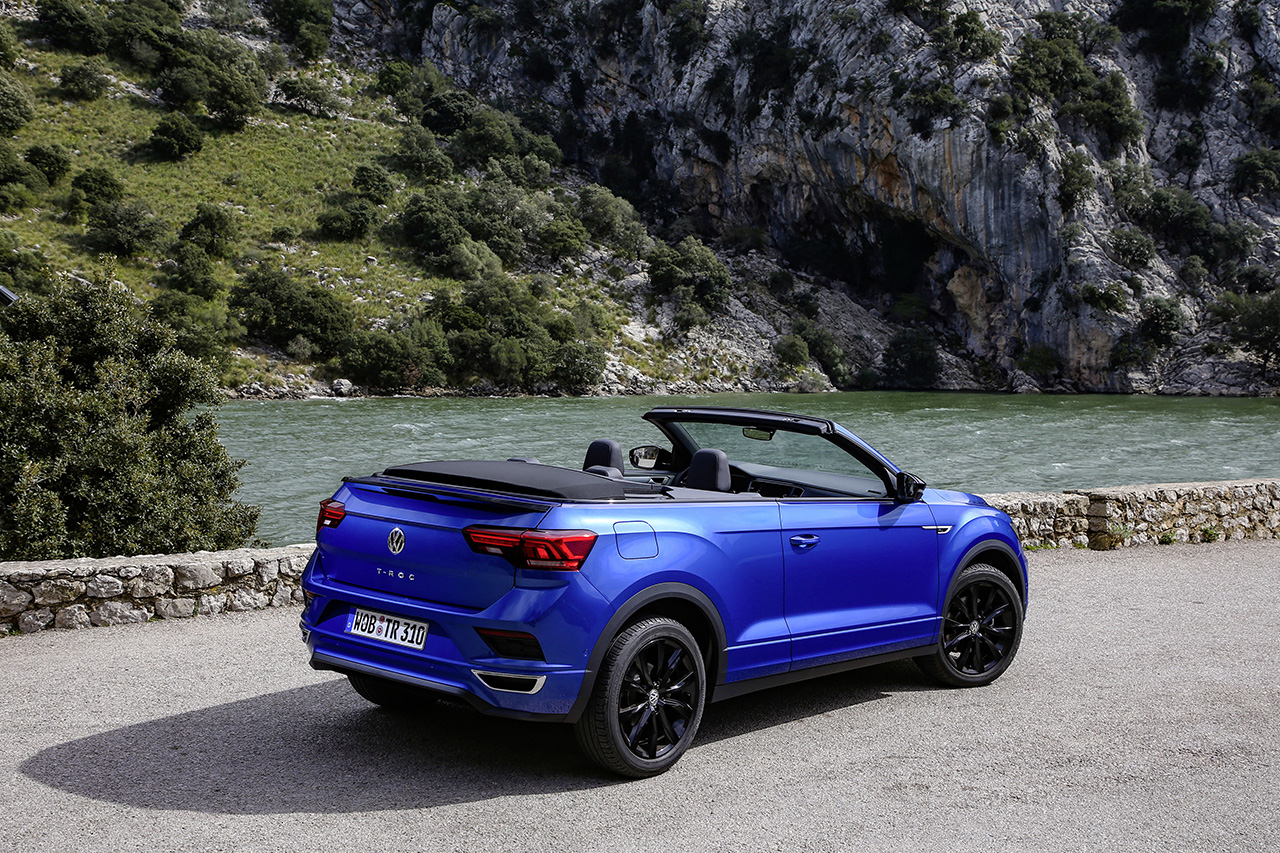 Photo 4 - volkswagen t-roc cabriolet bleu - Prix Volkswagen T-Roc ...