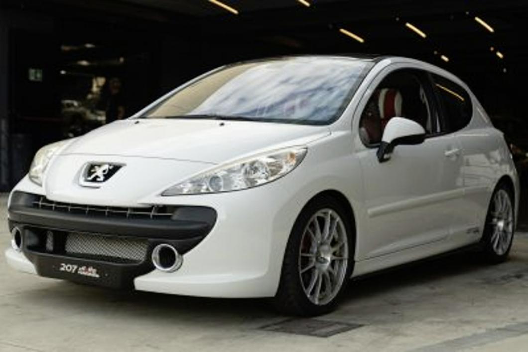 Deux exemplaires uniques de la Peugeot 207 à vendre pour 30 000
