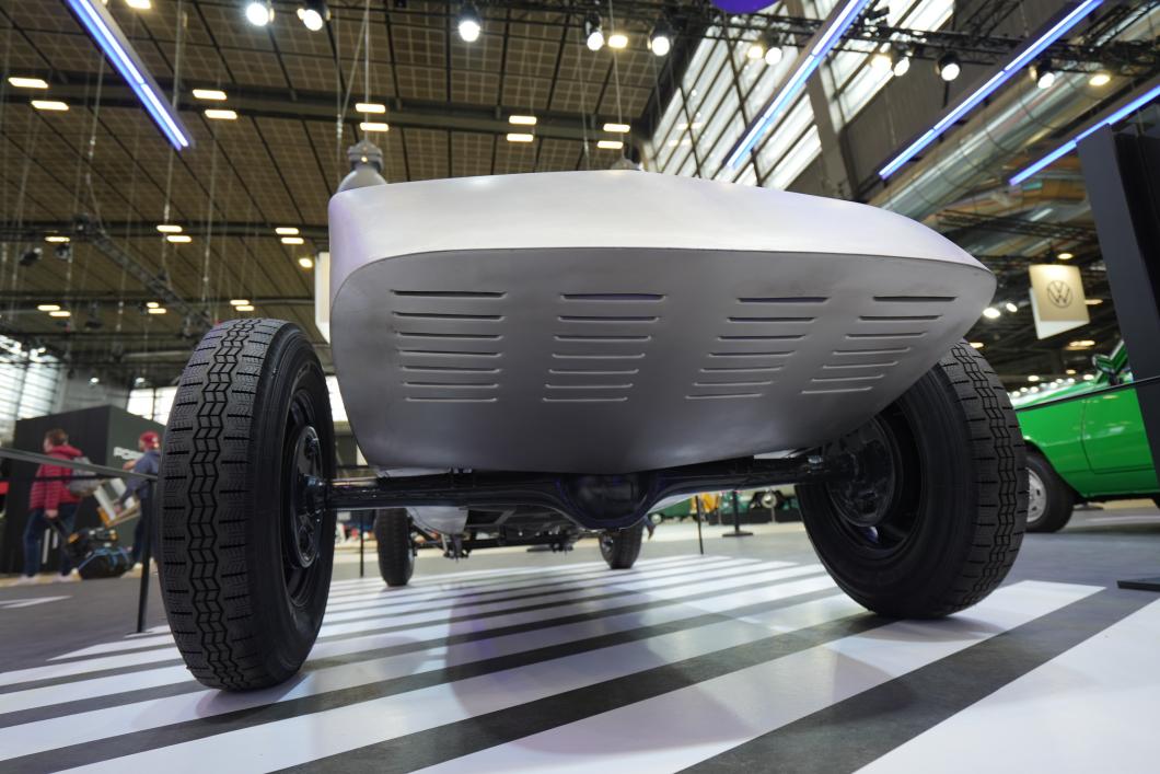 Rétromobile 2023. Un hot rod Renault électrique en préparation