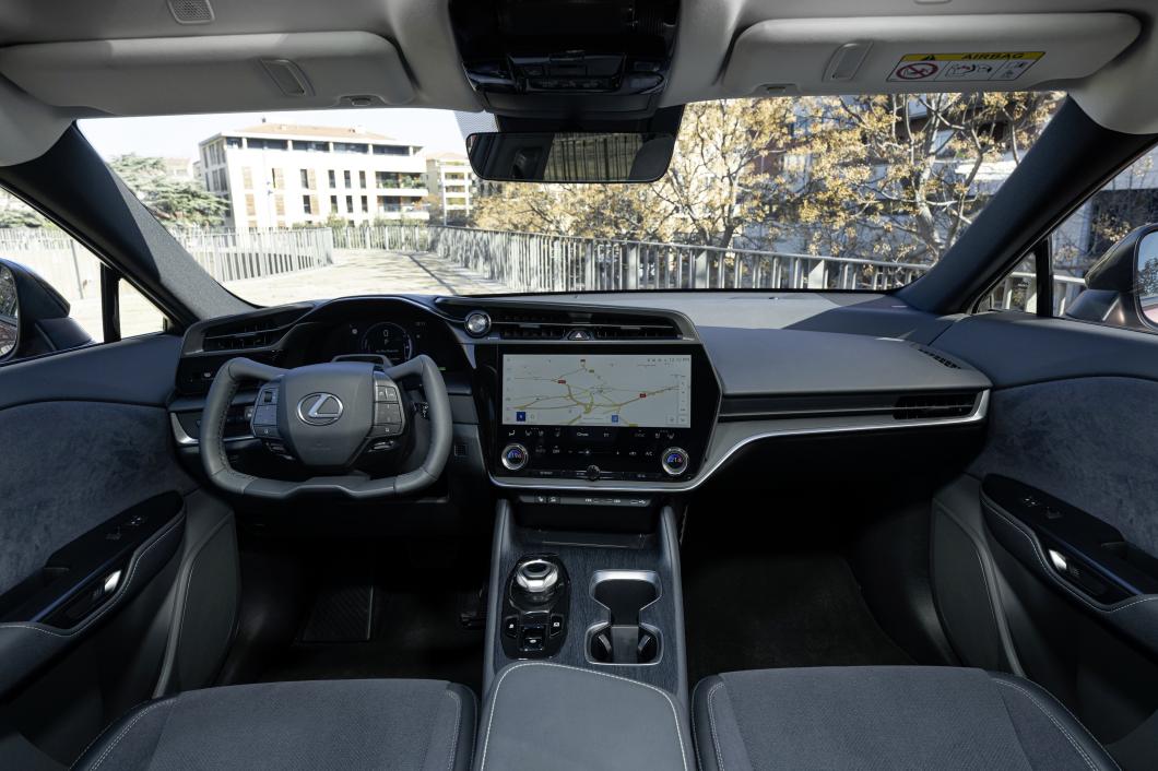 Essai Lexus RZ : j’ai testé son volant révolutionnaire