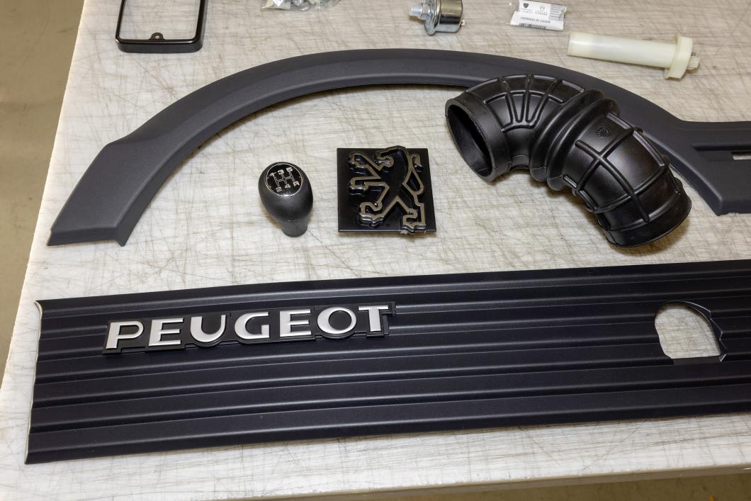 Peugeot 205. Des pièces détachées neuves et refabriquées proposées par ...