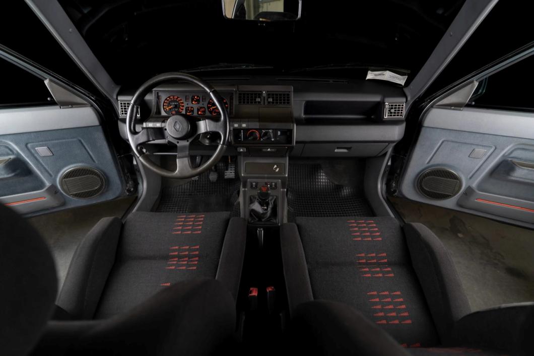 Renault Super 5 GT Turbo. Un exemplaire comme neuf de 6 000 km à saisir