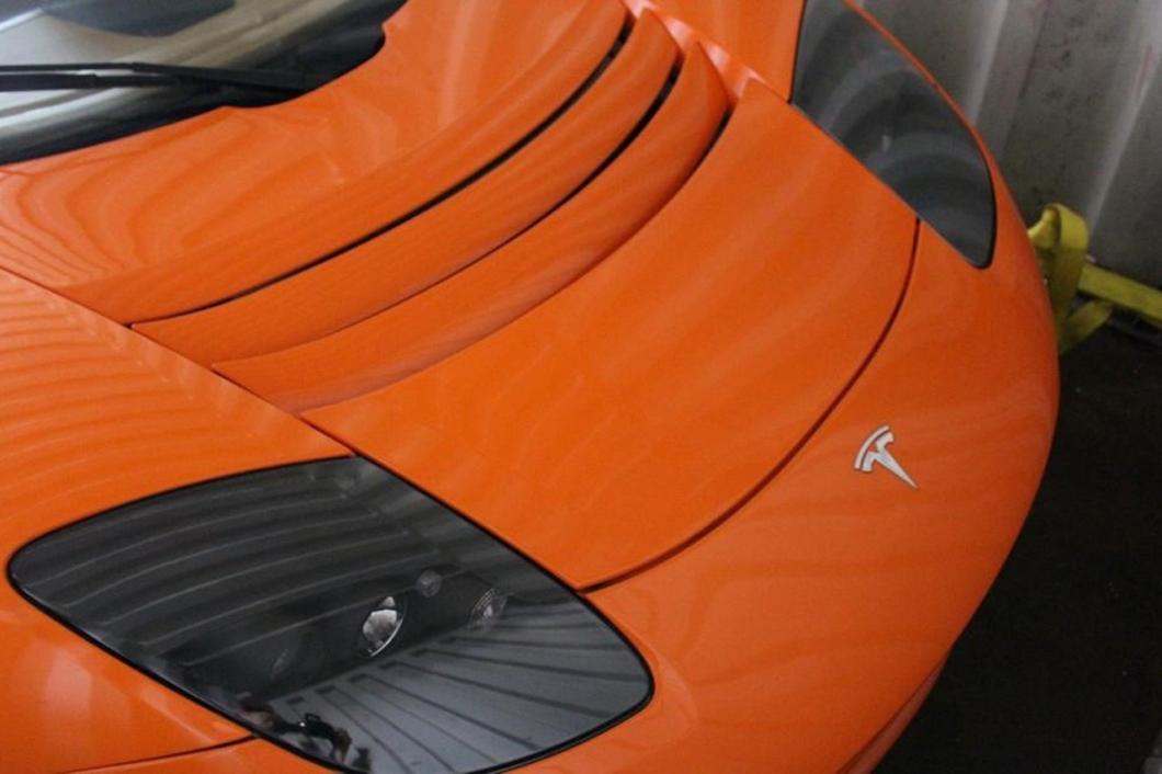 Tesla Roadster (2010). Trois exemplaires neufs retrouvés et mis en vente