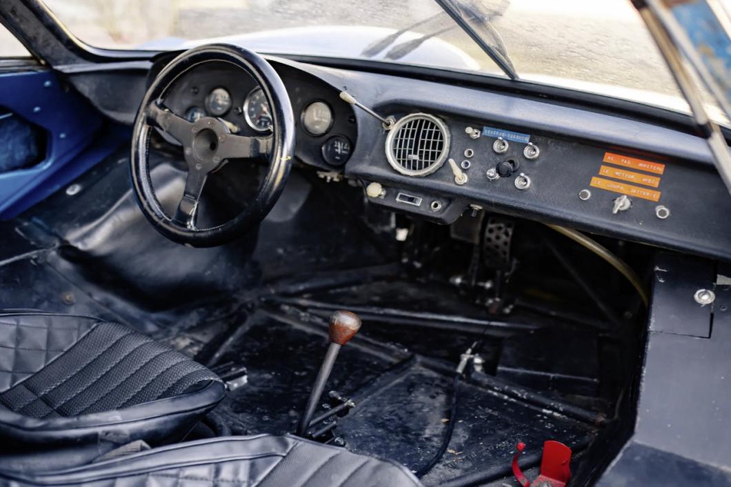 24H du Mans. L'authentique Alpine A210 et son Estafette toujours à vendre