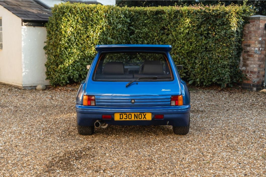 Une rare Peugeot 205 GTI Dimma à vendre aux enchères