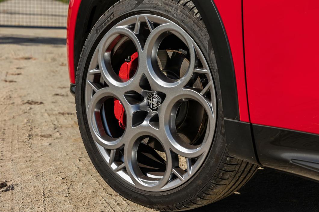 Essai Alfa Romeo Tonale 1.5 Hybrid 130 : que vaut l'essence premier prix