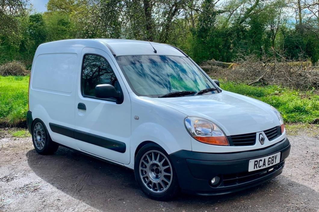 Deux Renault Kangoo à moteur de Clio RS en vente