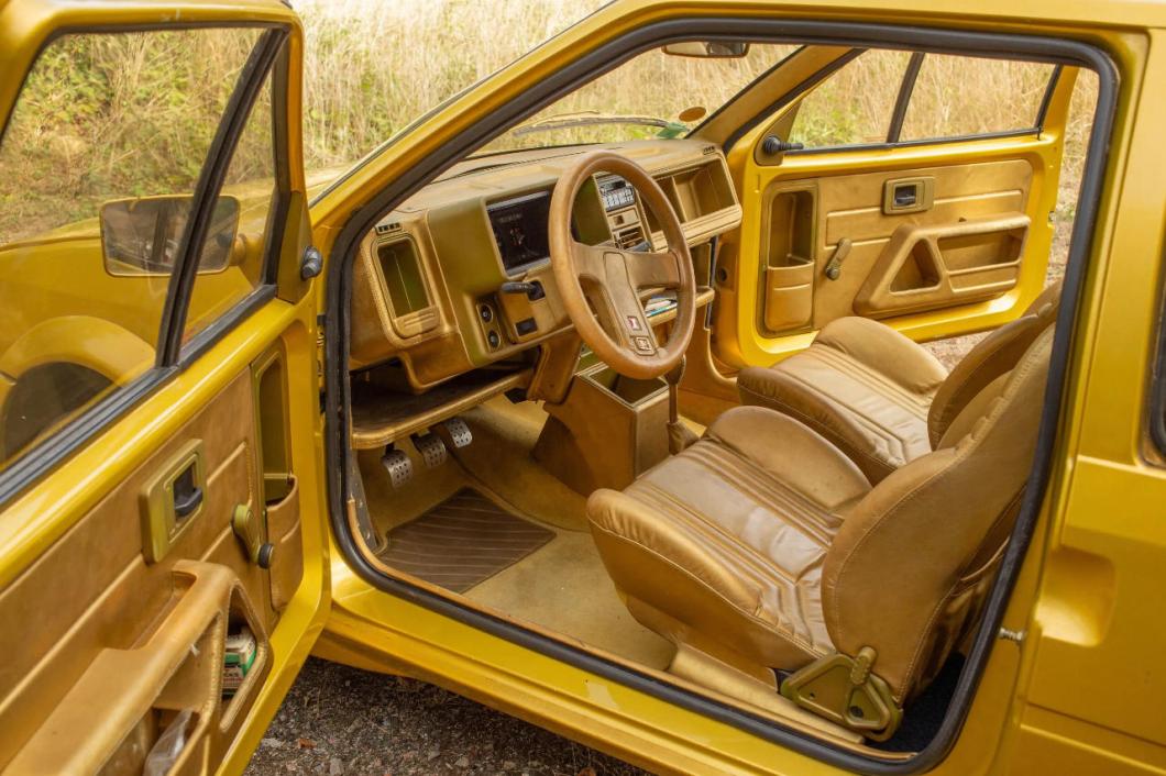 Citroën AX Sport Heuliez. Deux chevrons pour une sportive unique