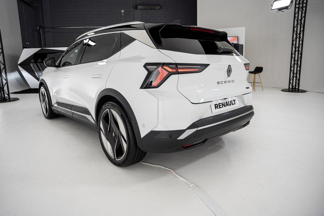 Renault Mégane E-Tech restylée (2025). Un lifting pour se rapprocher du ...