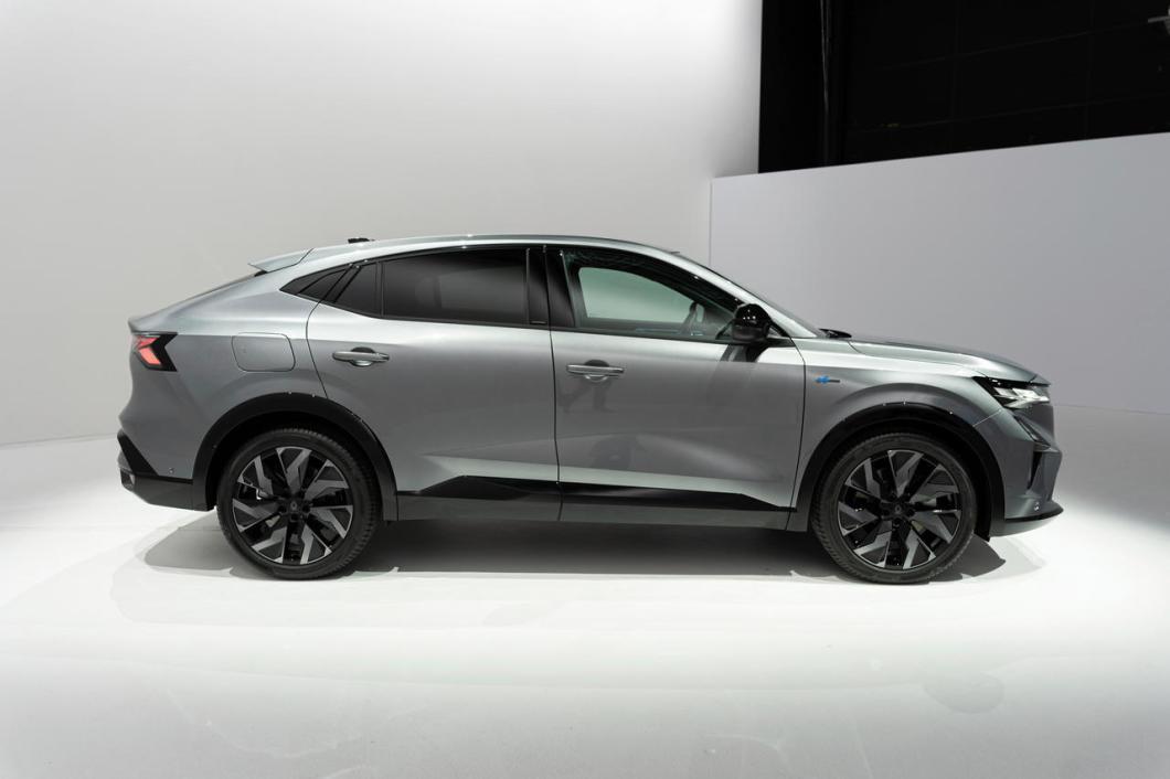 Renault Rafale (2024). Présentation vidéo et prix du SUV coupé haut de ...