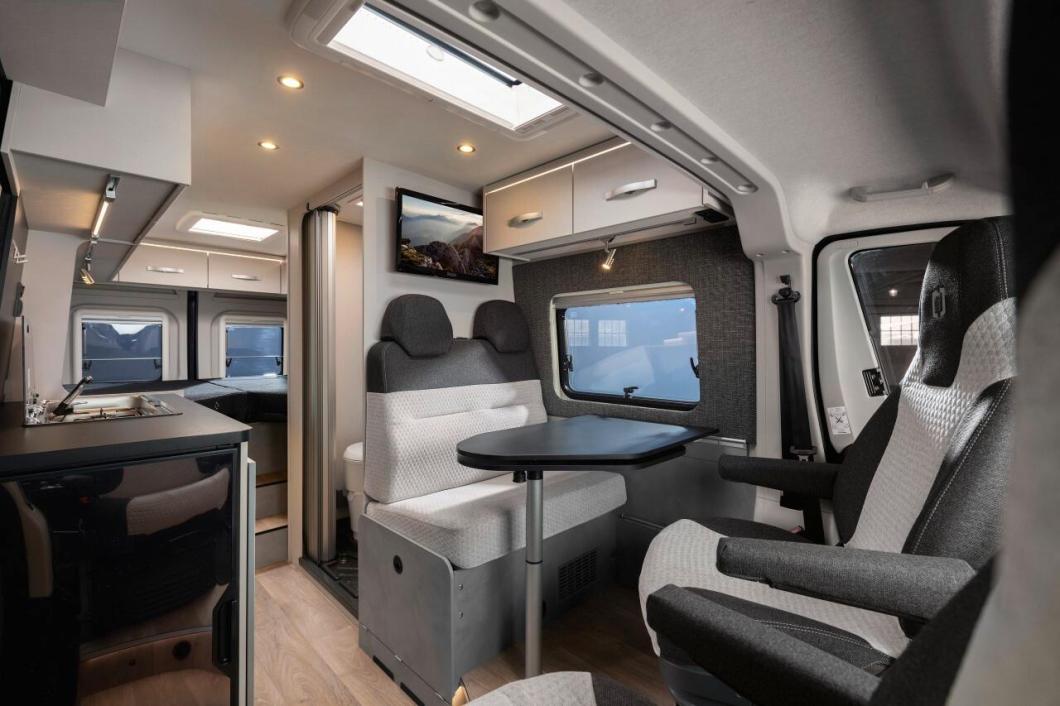 Opel Movano Crosscamp (2024). Le fourgon devient camping-car