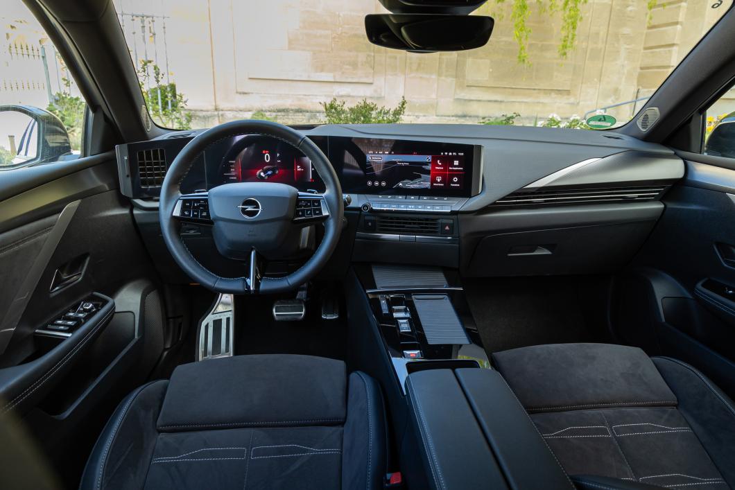 Essai Opel Astra Hybrid 136 ch (2024) : mieux que le 1.2 PureTech