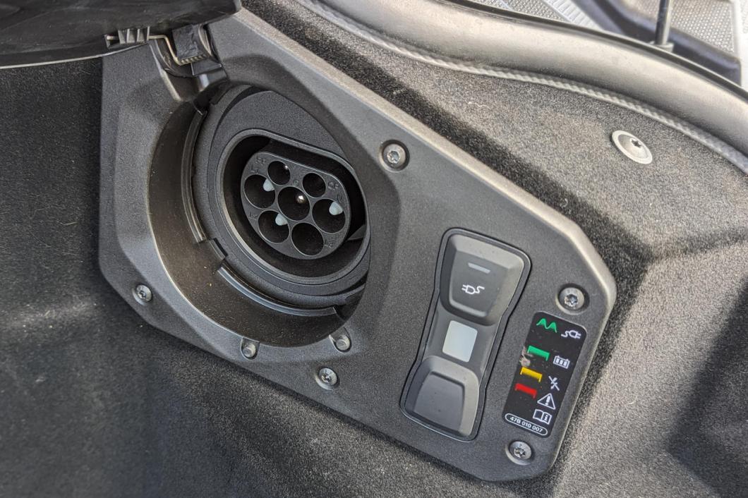 Essai Lamborghini Revuelto hybride : le V12 hurle toujours