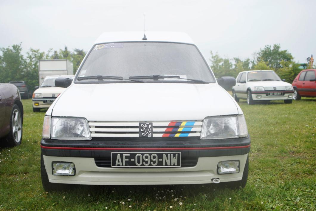 Peugeot 205 Multi. Connaissez-vous la (rare) version utilitaire de la ...