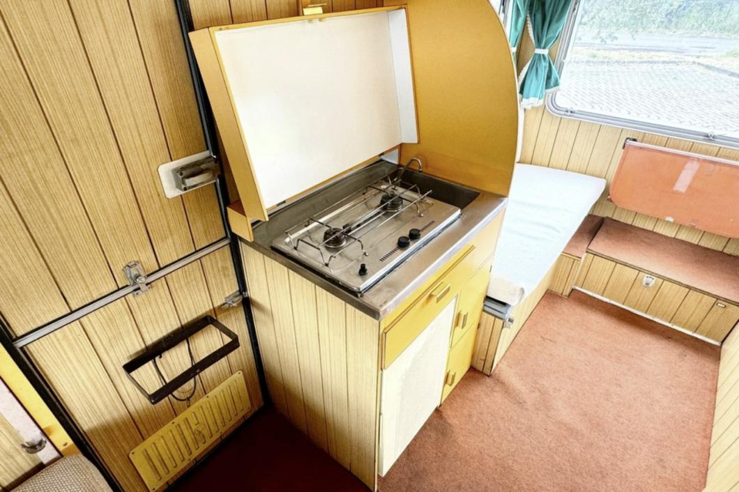 Insolite. Un rarissime utilitaire Alfa Romeo A12 aménagé en camping-car ...