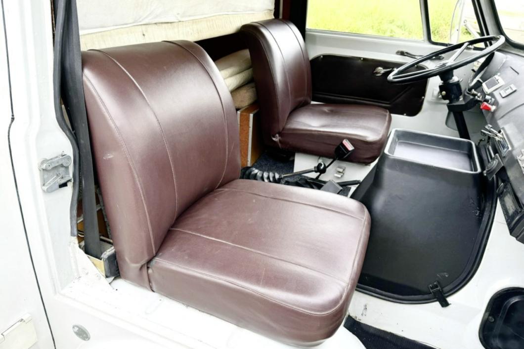 Insolite. Un rarissime utilitaire Alfa Romeo A12 aménagé en camping-car ...