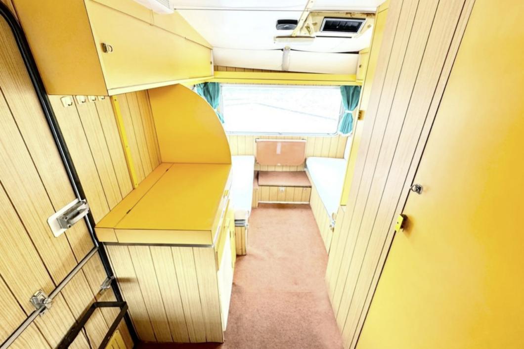 Insolite. Un rarissime utilitaire Alfa Romeo A12 aménagé en camping-car ...