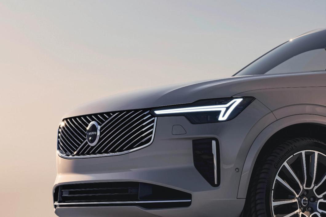 Volvo XC90 (2024). Découvrez la version restylée du SUV familial en vidéo