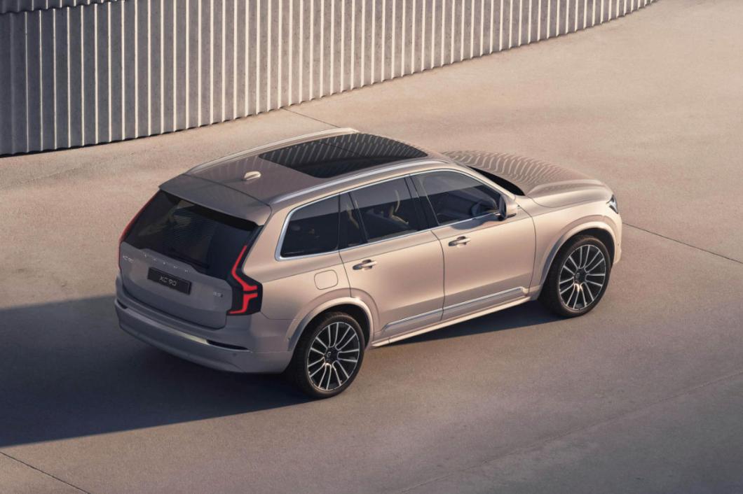 Volvo XC90 (2024). Découvrez la version restylée du SUV familial en vidéo