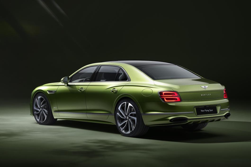 Nouvelle Bentley Flying Spur (2024). La limousine hybride rechargeable au V8 de 782 ch