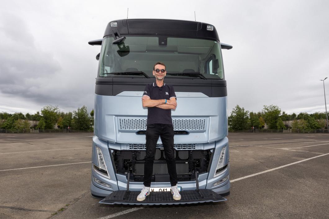 Volvo FH13 Aero 460 TC (2025). L'argus à bord du poids lourd, roi de la ...