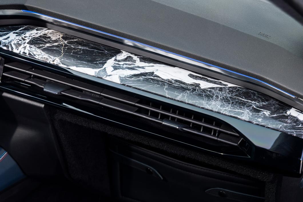 Nouveau Renault Rafale Présidentiel : une version allongée et blindée ...