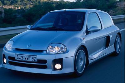 Clio Renault Sport V6 : de la course à la route