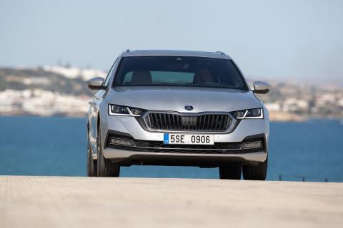 Skoda Octavia (2020) : les premières images en action