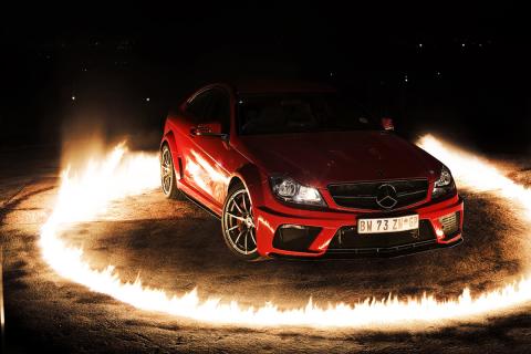 Climatisation : Mercedes mène sa guerre du feu