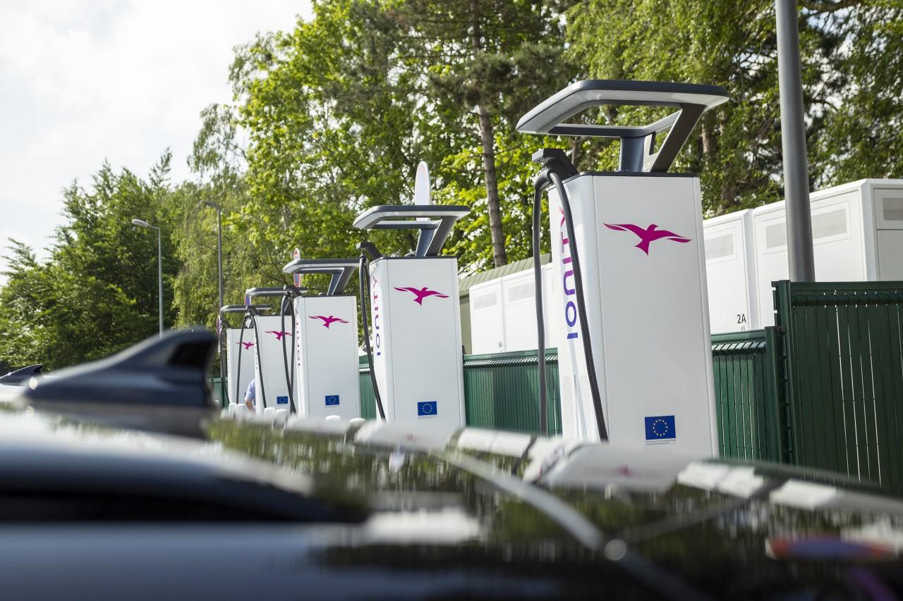 Ionity. La facturation passe au kWh sur les bornes de ce réseau
