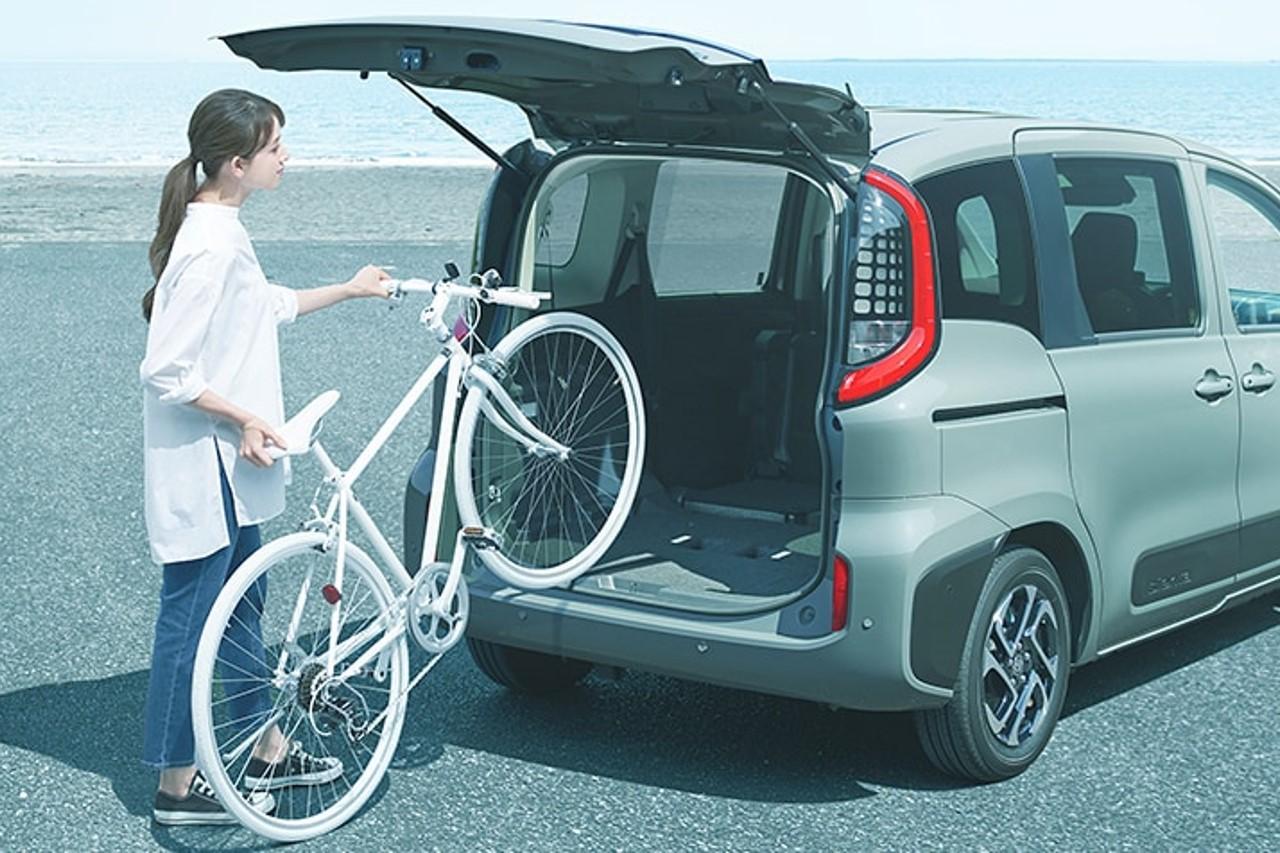 Photo 8 - Toyota Sienta coffre - Toyota Sienta (2022). Le minispace aux ...