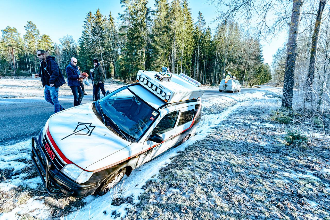 Photo 8 - Garbage run sortie de route - Carbage Run. Un road trip en ...