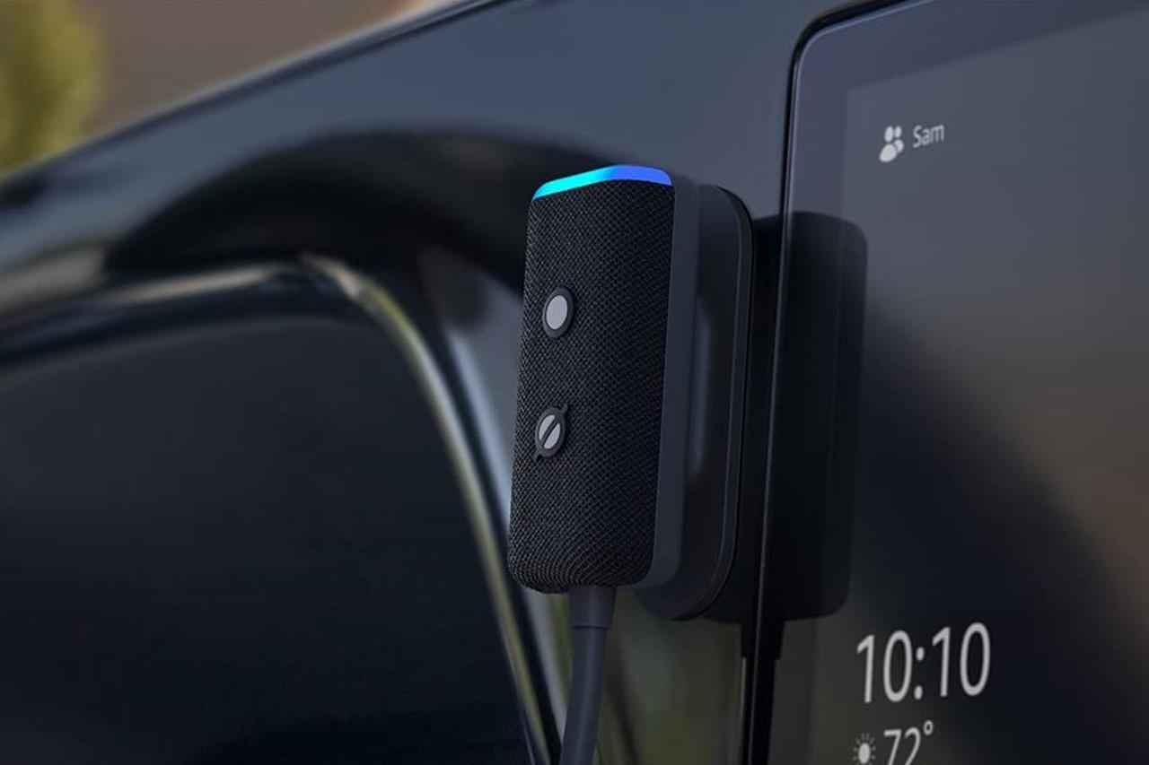 Amazon renouvelle l’Echo Auto, l'assistant vocal Alexa pour voiture