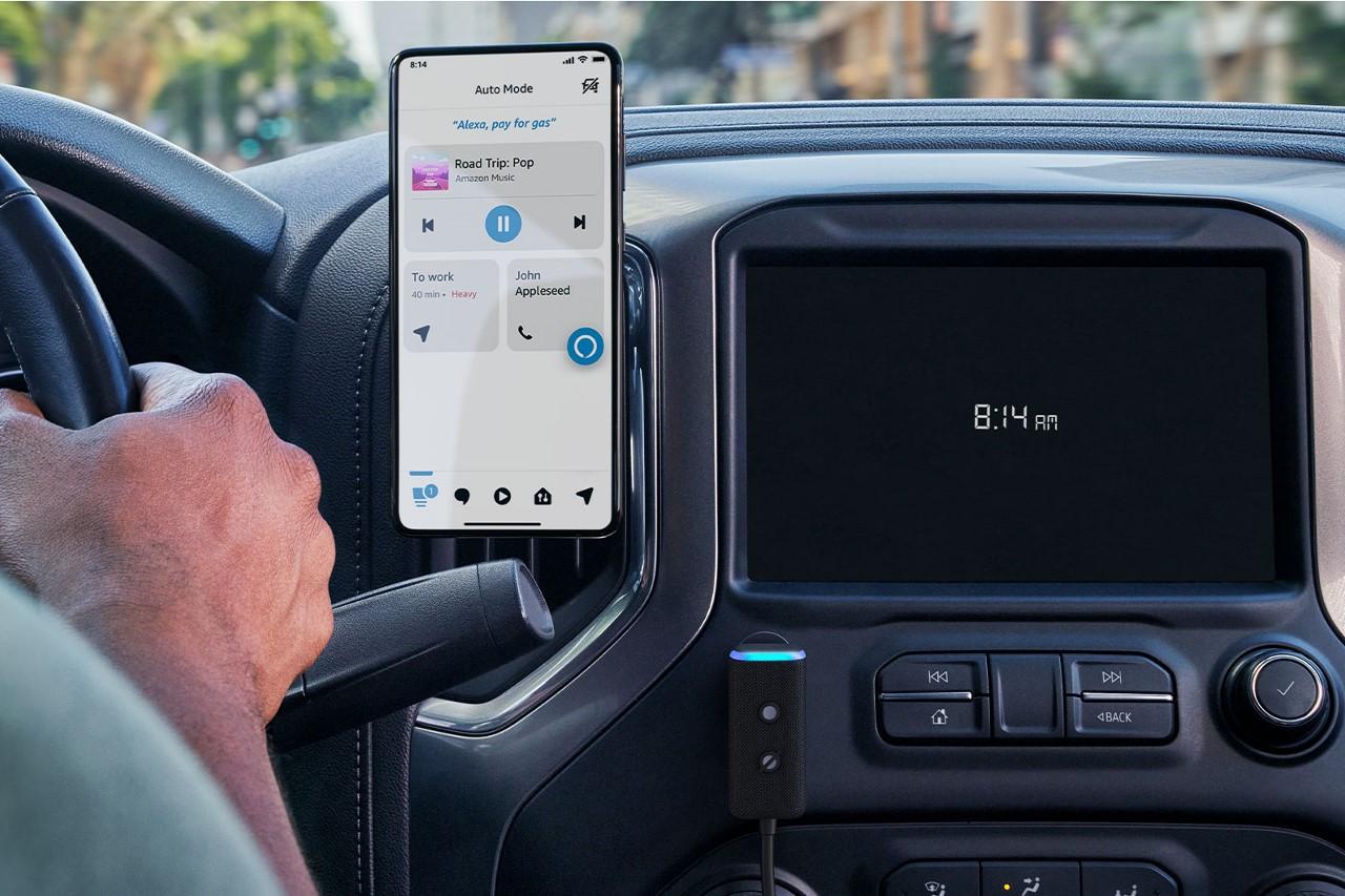 Amazon renouvelle l’Echo Auto, l'assistant vocal Alexa pour voiture