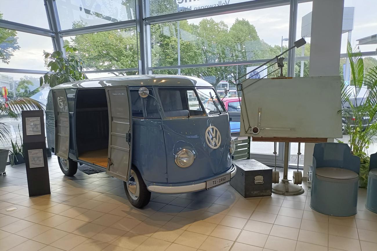 Photo 4 - Il a été fabriqué à Wolfsburg en 1950, seulement cinq mois ...