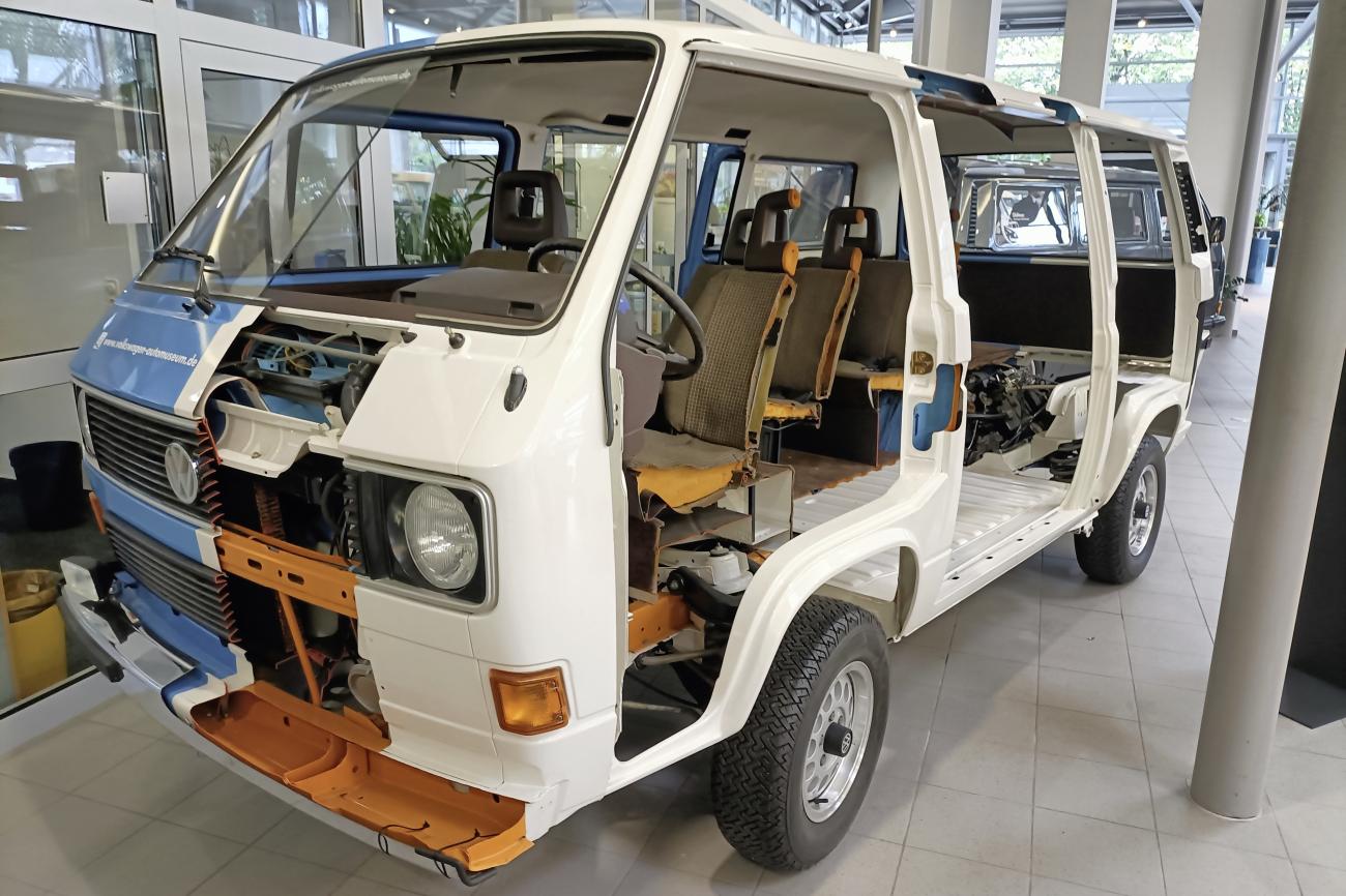 Photo 9 - Ce modèle en coupe a été exposé au Salon de Francfort 1979 ...