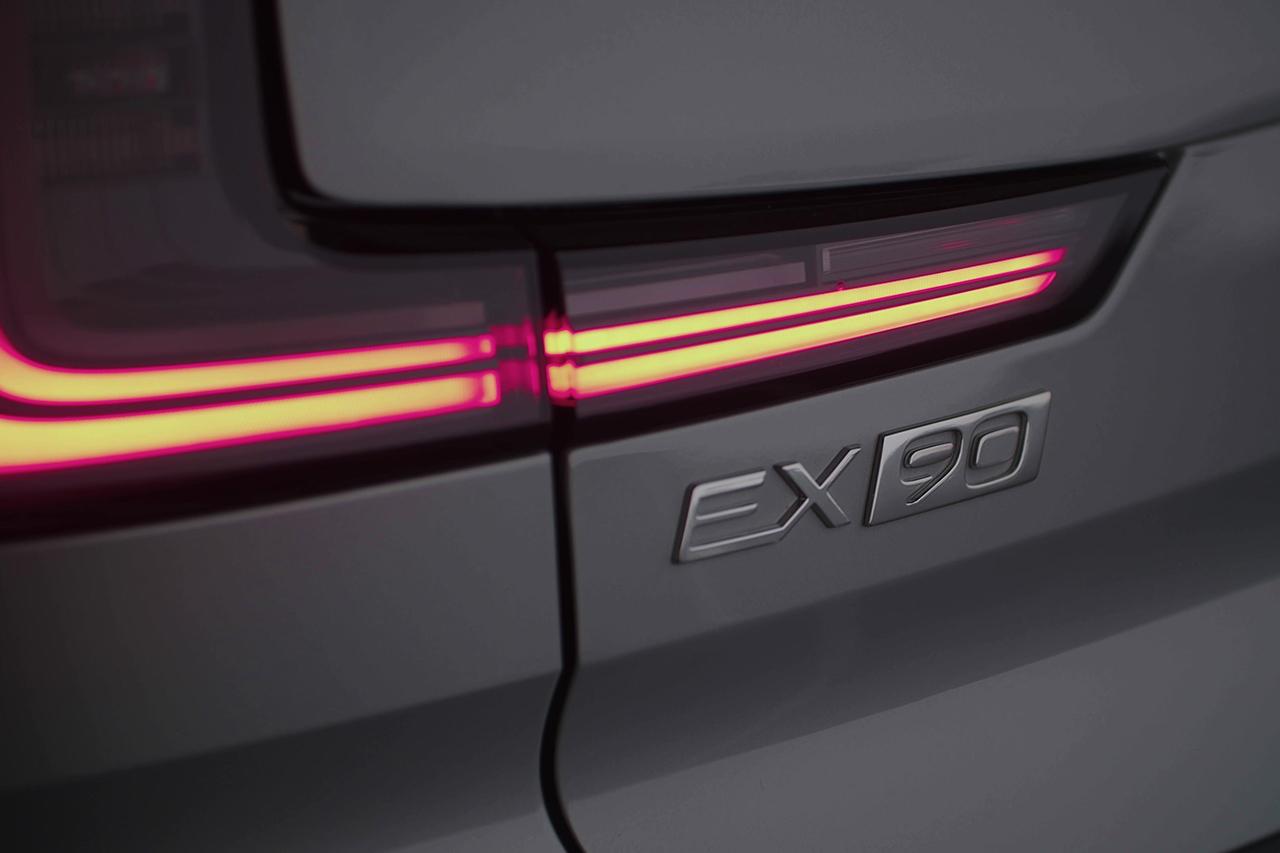 Volvo EX90 (2023). Nouveaux détails et images du grand SUV électrique