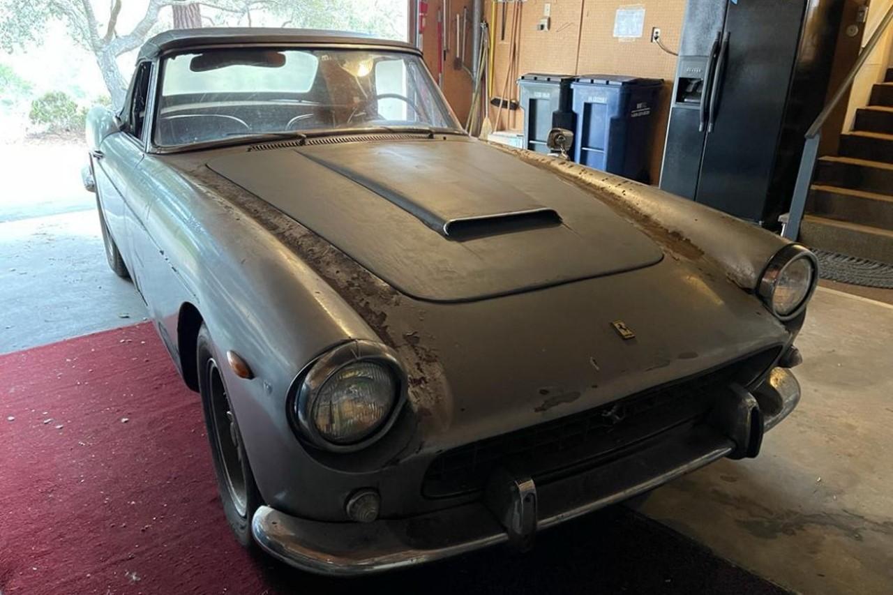 Photo 2 - Environ 200 cabriolets Pininfarina furent produits seulement ...