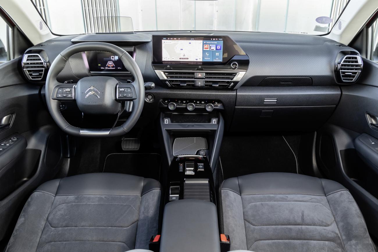 Photo 13 - Planche de bord Citroën C4X 2023 - Essai Citroën C4 X (2023) : une malle pour un bien