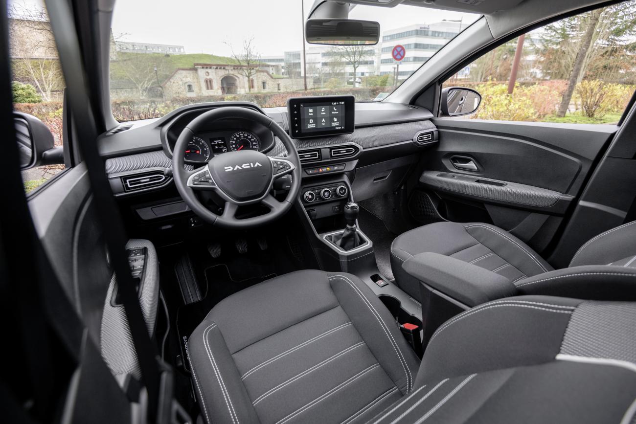 Photo 14 - Prix, essai, fiche technique : retrouvez notre avis au volant de la Dacia Sandero SCe ...