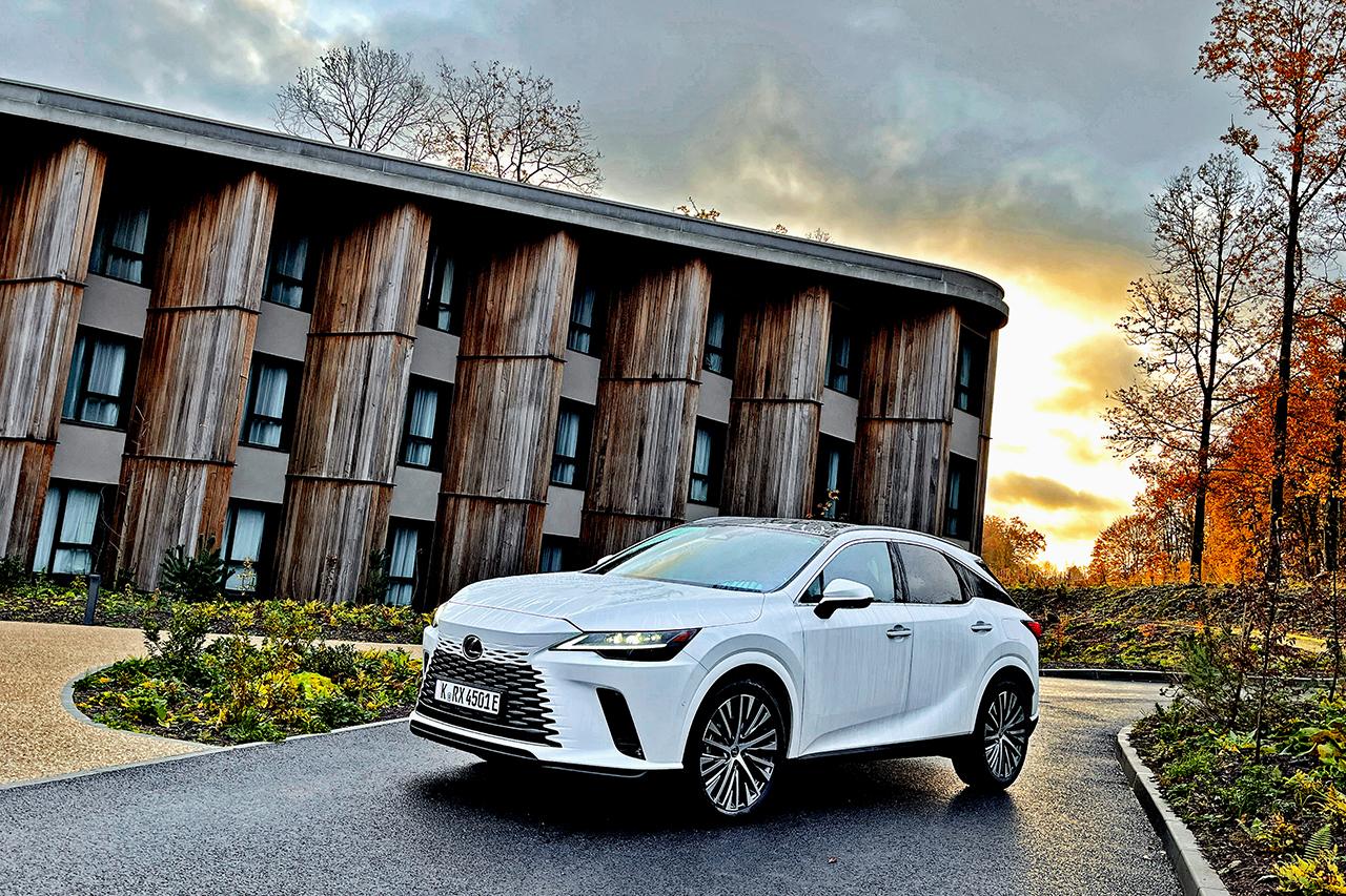 Essai Lexus RX 450h+ (2023). Nouvelle génération sur prise